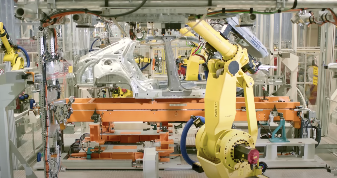 8 Benefits of Using Industrial Robots - Qviro Blog