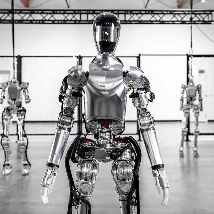 What is a Humanoid Robot: Beginner’s Guide - Qviro Blog